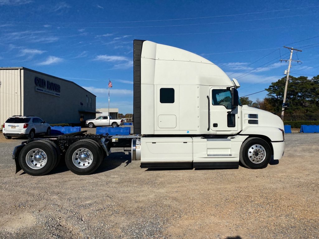 2020 Mack Anthem LM013306 449k Miles - Old River