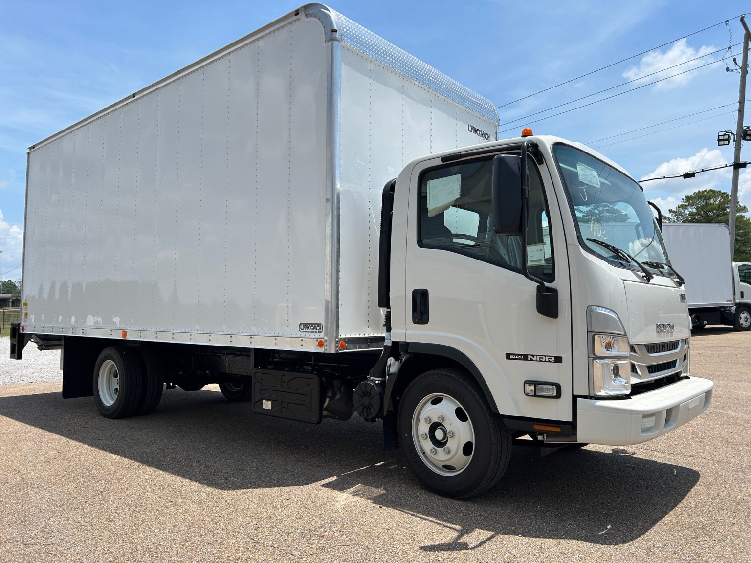 20' Box truck - 2024 ISUZU NRR + LYNCOACH 20’X96″X96″ DRY VAN – 2500 ...