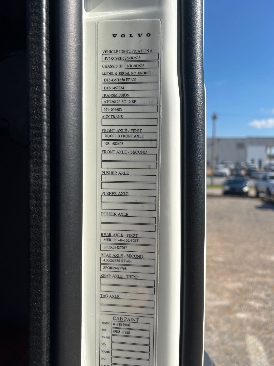 2025 Volvo VHD64B300 SN682603 + Pac-Mac 60K Roll-Off - Old River