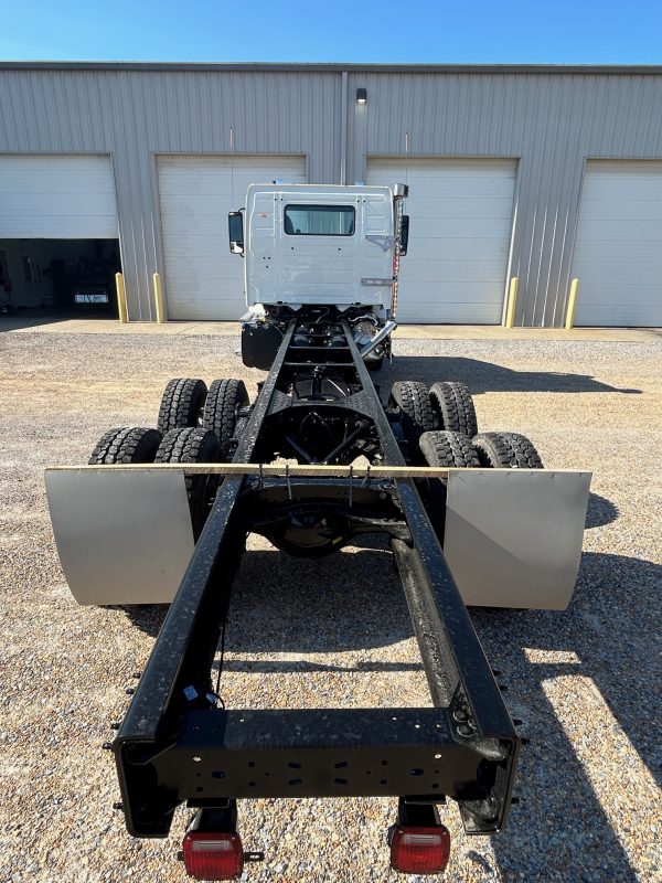 2025 Volvo VHD64B300 SN682603 + Pac-Mac 60K Roll-Off - Old River