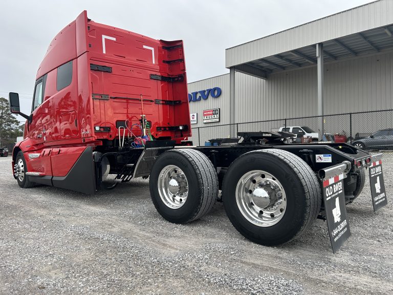 2025 VOLVO VNL 840 ULTIMATE SN692932 - Old River