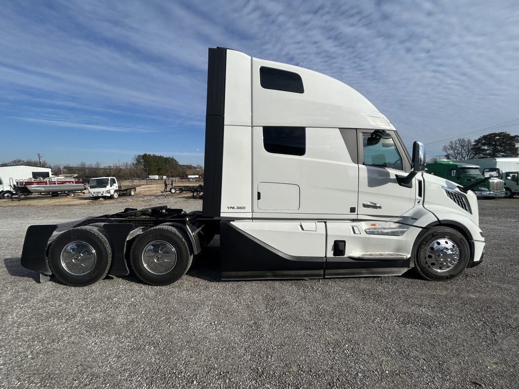 2025 Volvo VNL 860 Ultimate SN664264 - Old River