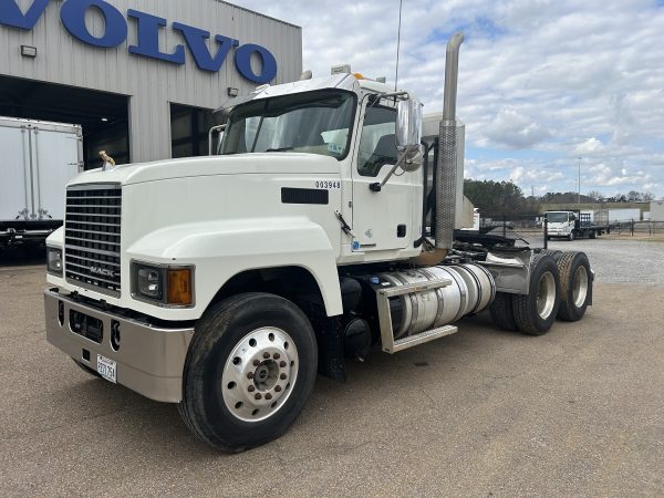 2019 Mack Pinnacle KM003948 250K mi. Dual line wet kit installed - Old ...