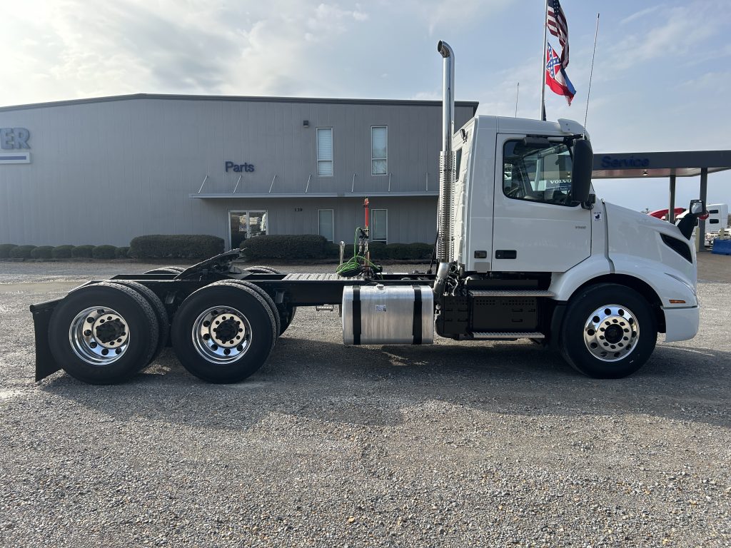 2026 Volvo VNR 300 Day Cabs - Fleet of 18 Available - Old River
