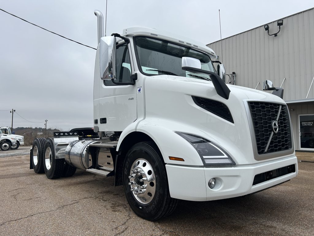 2026 Volvo VNR 300 Day Cabs - Fleet of 5 Available - Old River