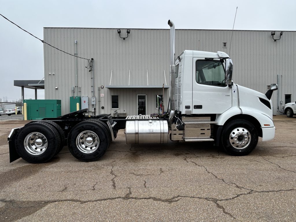 2026 Volvo VNR 300 Day Cabs - Fleet of 5 Available - Old River